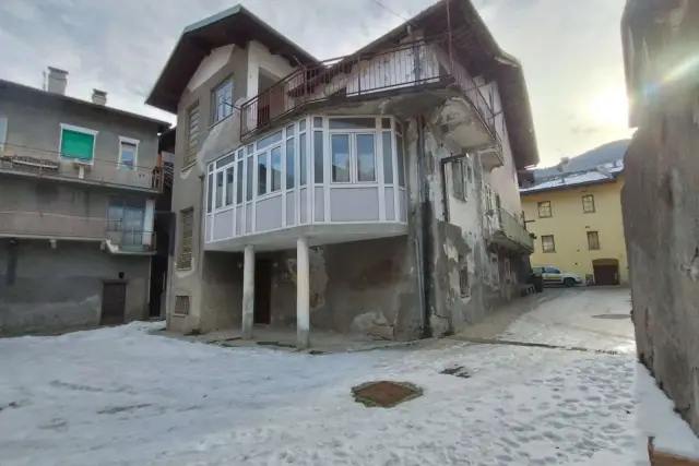Villa in vendita, Via Risorgimento 19, Nus con terrazzo e posto auto ...