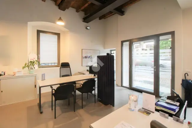 Uffici in affitto a Chiari • Wikicasa