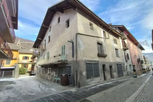 Villa in vendita, Via Risorgimento 19, Nus con terrazzo e posto auto ...