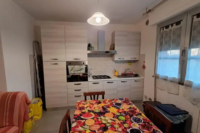 Appartamento in vendita, Pontedera. Trilocale , In buone condizioni, 75 ...