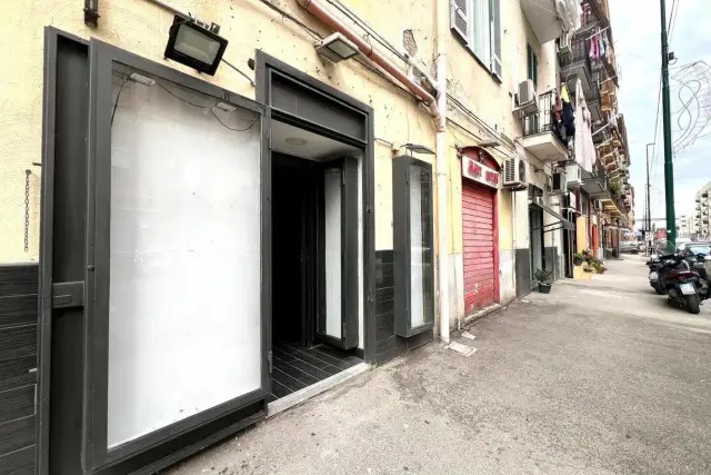 Negozio in affitto, Via Colonnello Lahalle, Napoli, In ottime ...