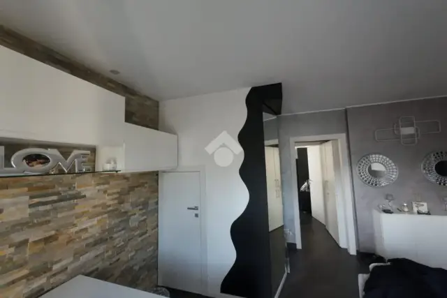 Appartamento in vendita, Limbiate. Quadrilocale Via Corelli 17 con ...