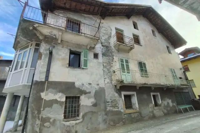 Villa in vendita, Via Risorgimento 19, Nus con terrazzo e posto auto ...